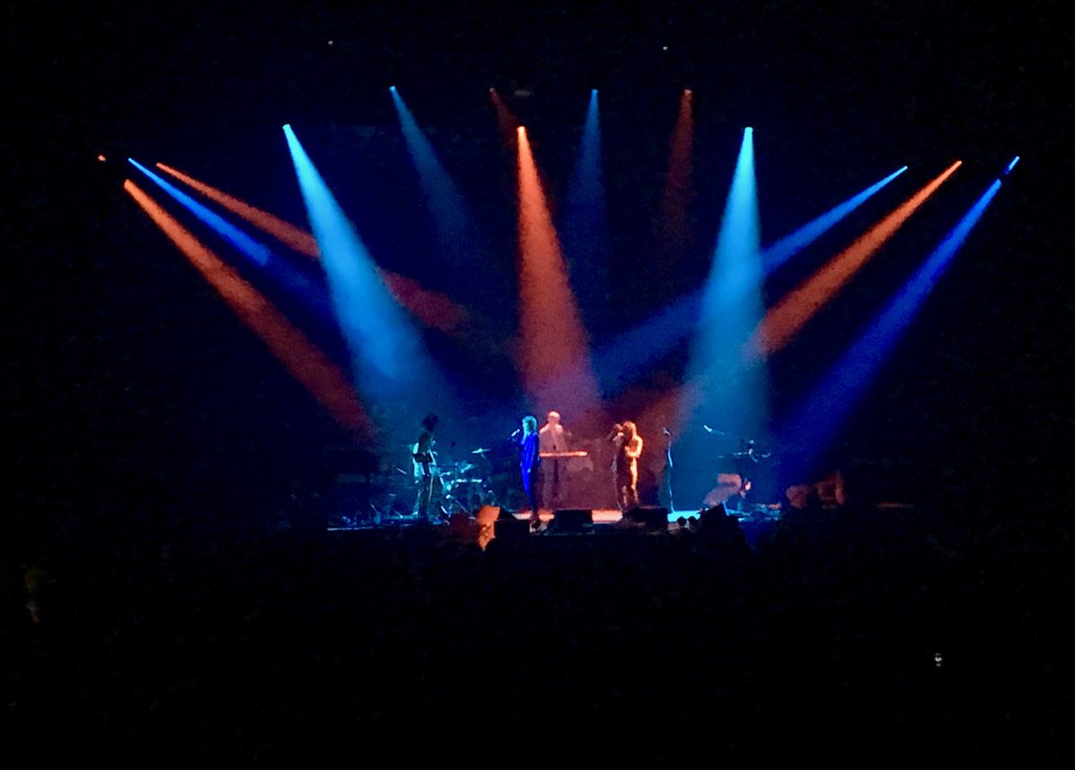 Feu! Chatterton affirme sa singularité au Zenith de Paris (Report ...